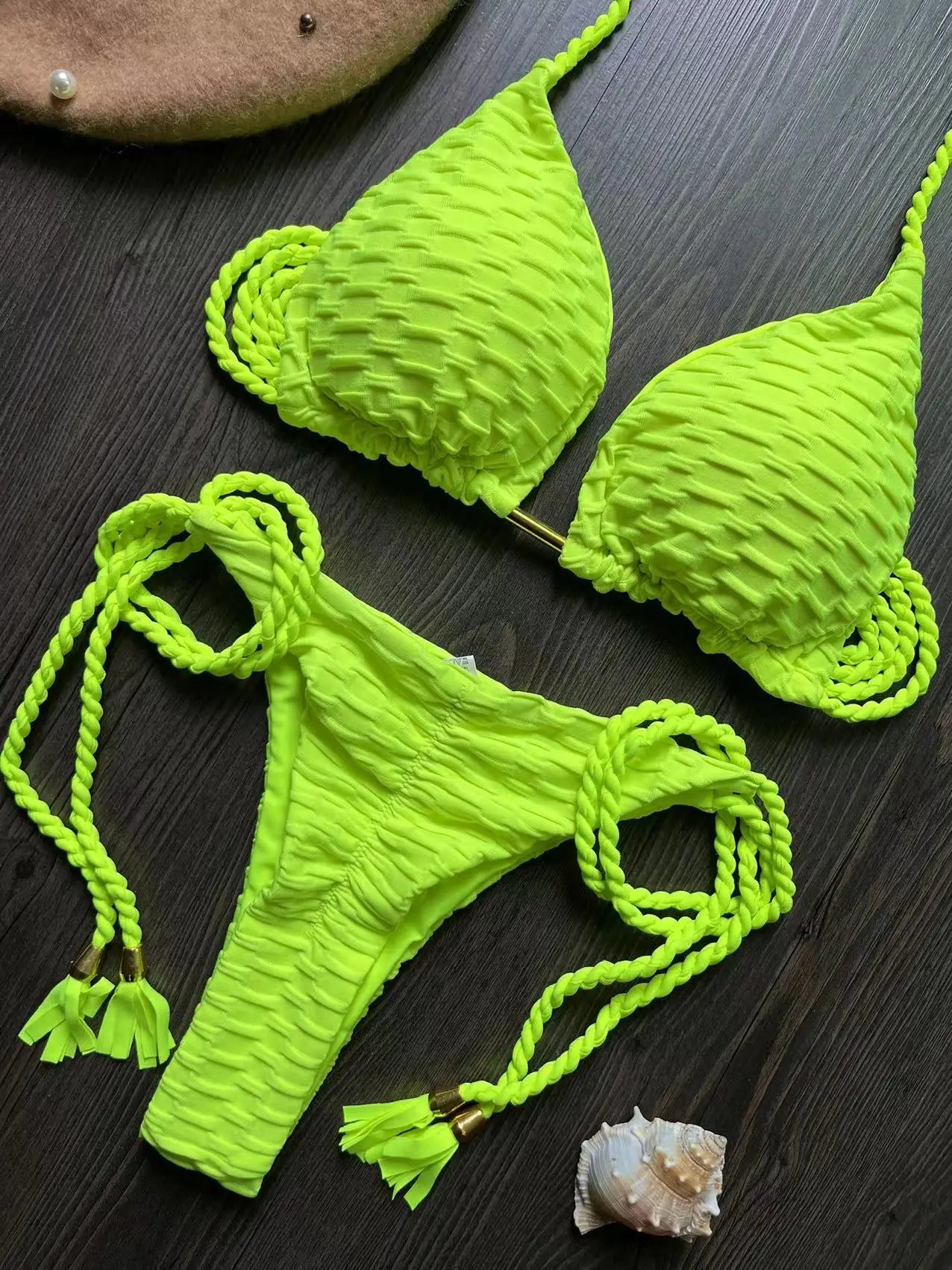 Biquíni Neon Swimwear – Cores Vibrantes para o Verão